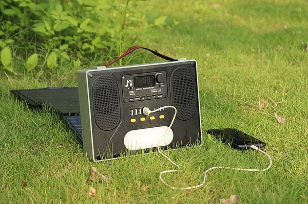 Solar Multimedia Player System (P10) © – Zambeel